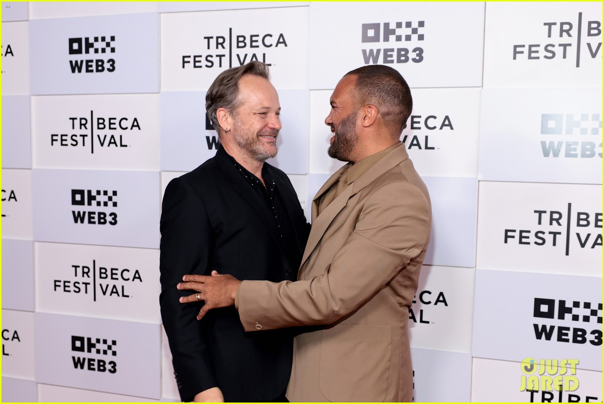 Jake Gyllenhaal Talks Playing Rivals With Brother-In-Law Peter ...