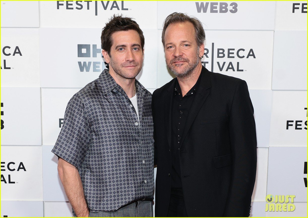 Jake Gyllenhaal Talks Playing Rivals With Brother-In-Law Peter ...