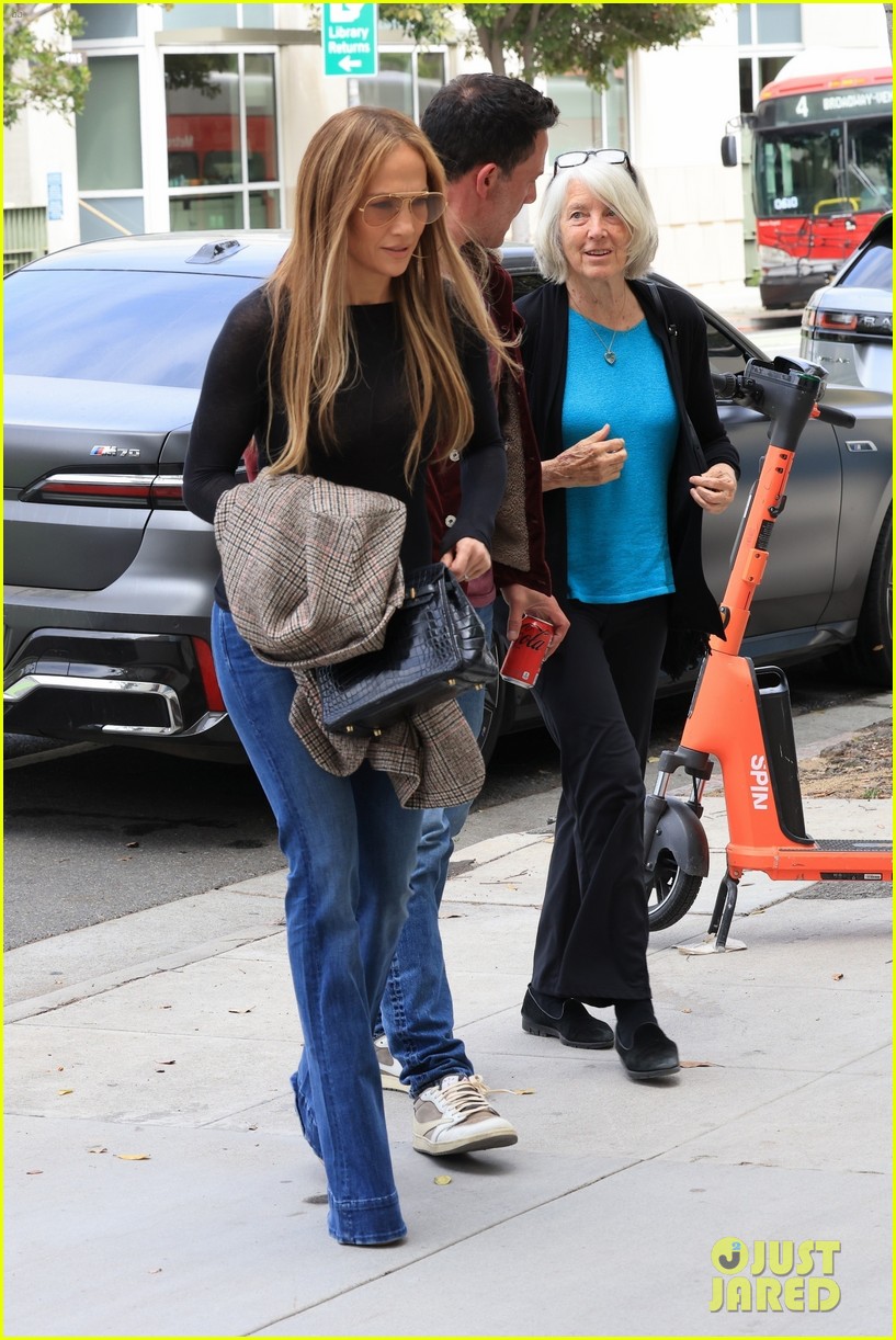 Jennifer Lopez Joins Husband Ben Affleck & Mother-In-Law Christine ...