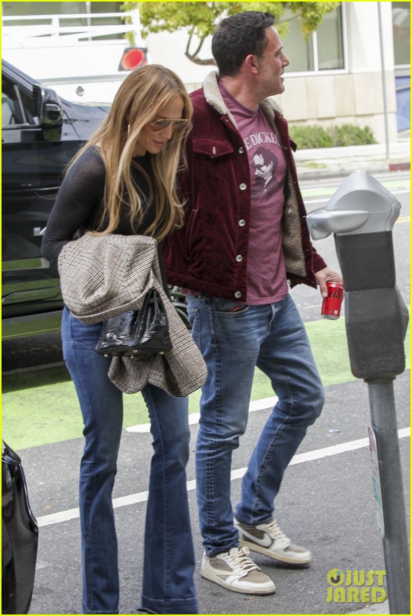 Jennifer Lopez Joins Husband Ben Affleck & Mother-In-Law Christine ...