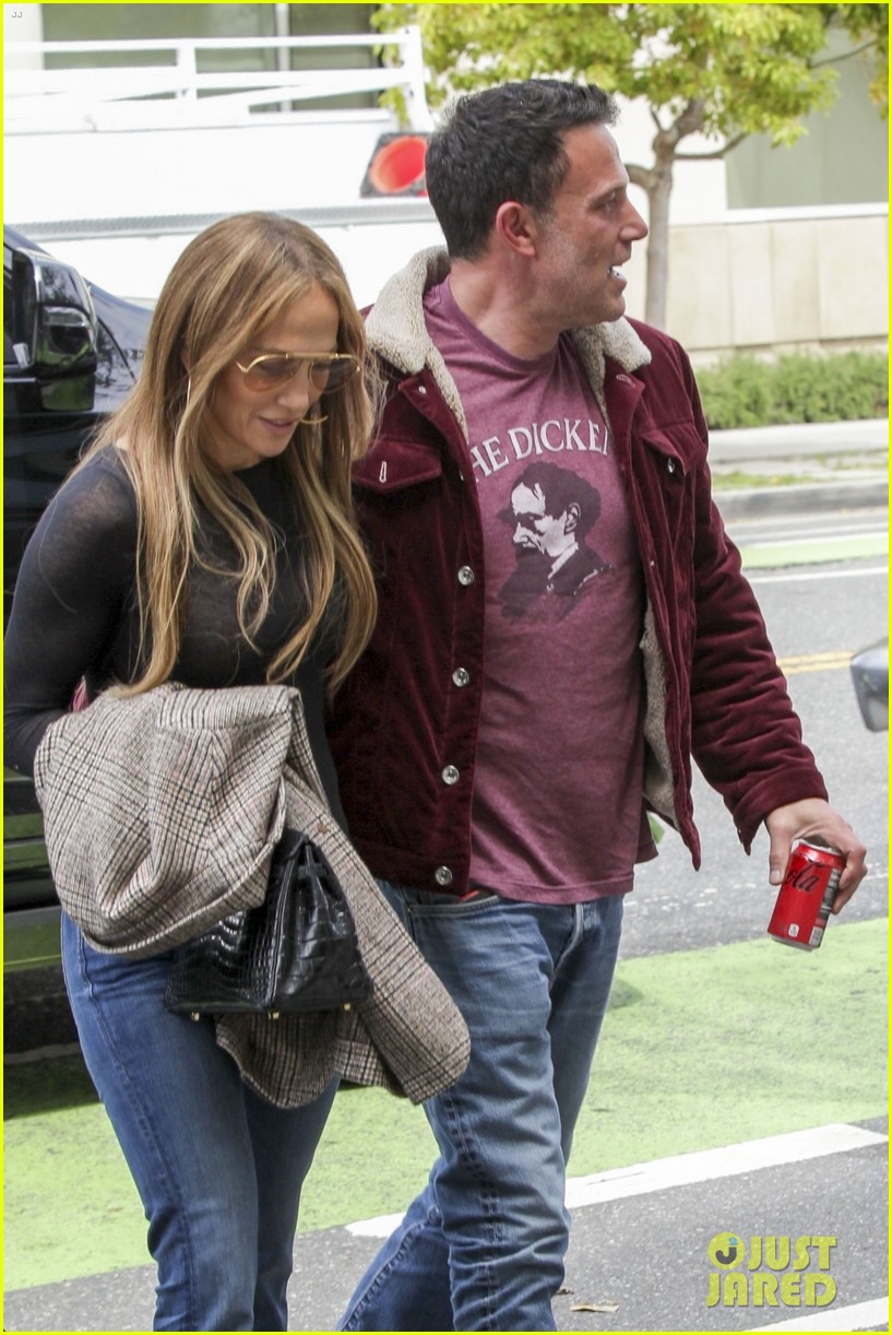 Jennifer Lopez Joins Husband Ben Affleck & Mother-In-Law Christine ...