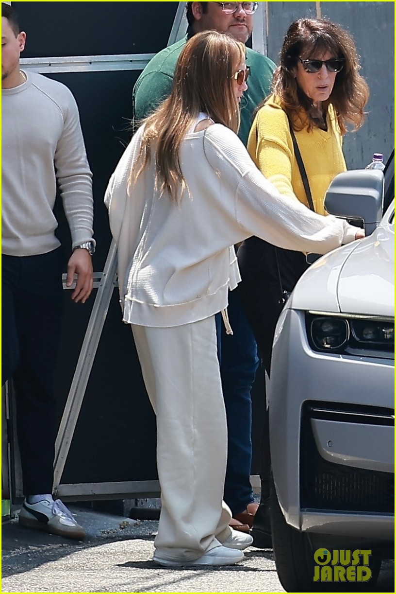 Jennifer Lopez Returns to the Dance Studio After Canceling 'This Is Me ...