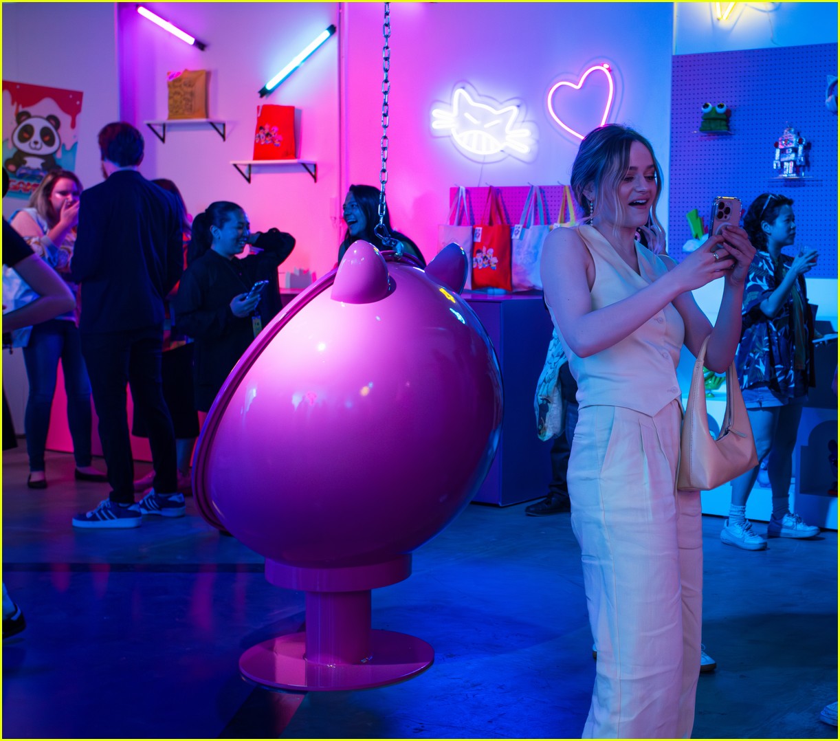 Joey King Becomes the Ultimate BTS Fan at 'Despicable Me 4' Pop-Up ...