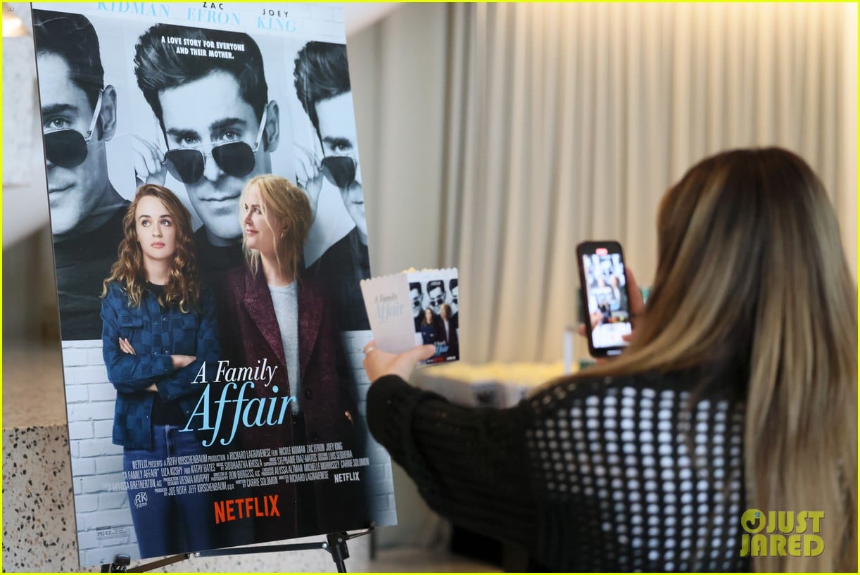 Joey King Wore the Perfect T-Shirt While Surprising Hollywood ...