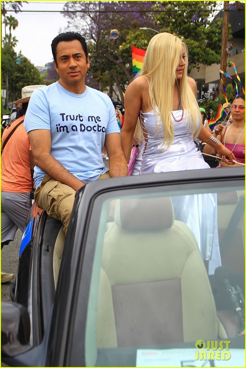 Kal Penn & Abbie Cornish Film Anna Nicole Smith Movie 'Trust Me, I'm a ...