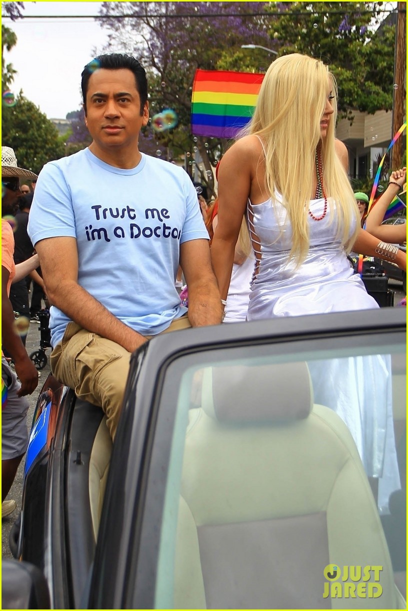 Kal Penn & Abbie Cornish Film Anna Nicole Smith Movie 'Trust Me, I'm a ...