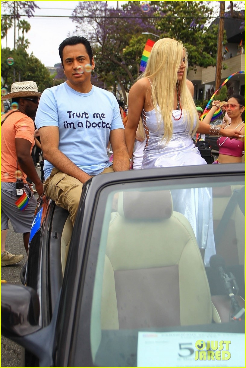 Kal Penn & Abbie Cornish Film Anna Nicole Smith Movie 'Trust Me, I'm a ...