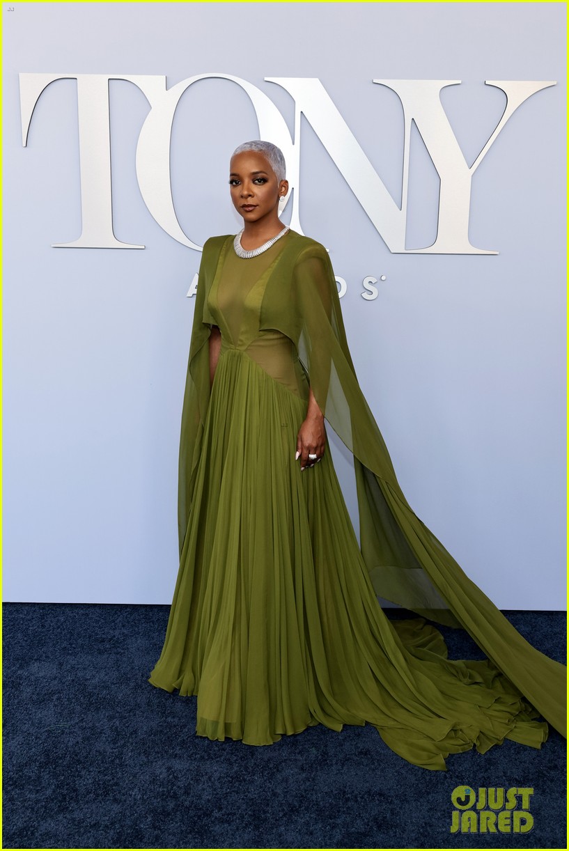 Broadway Star Kara Young Wins First Tony Award After 3 Consecutive ...