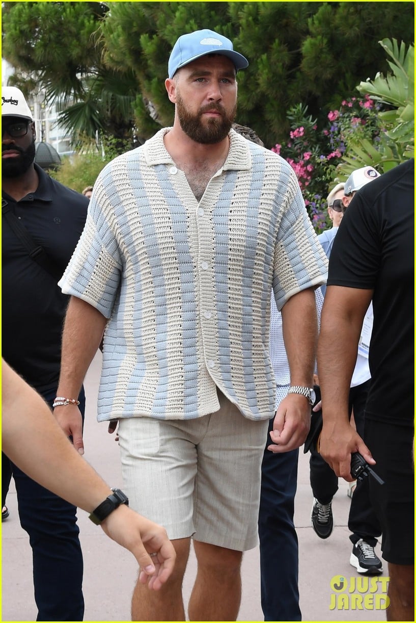 Travis Kelce Along with Brother Jason Kelce & Wife Kylie Enjoy Day Out ...