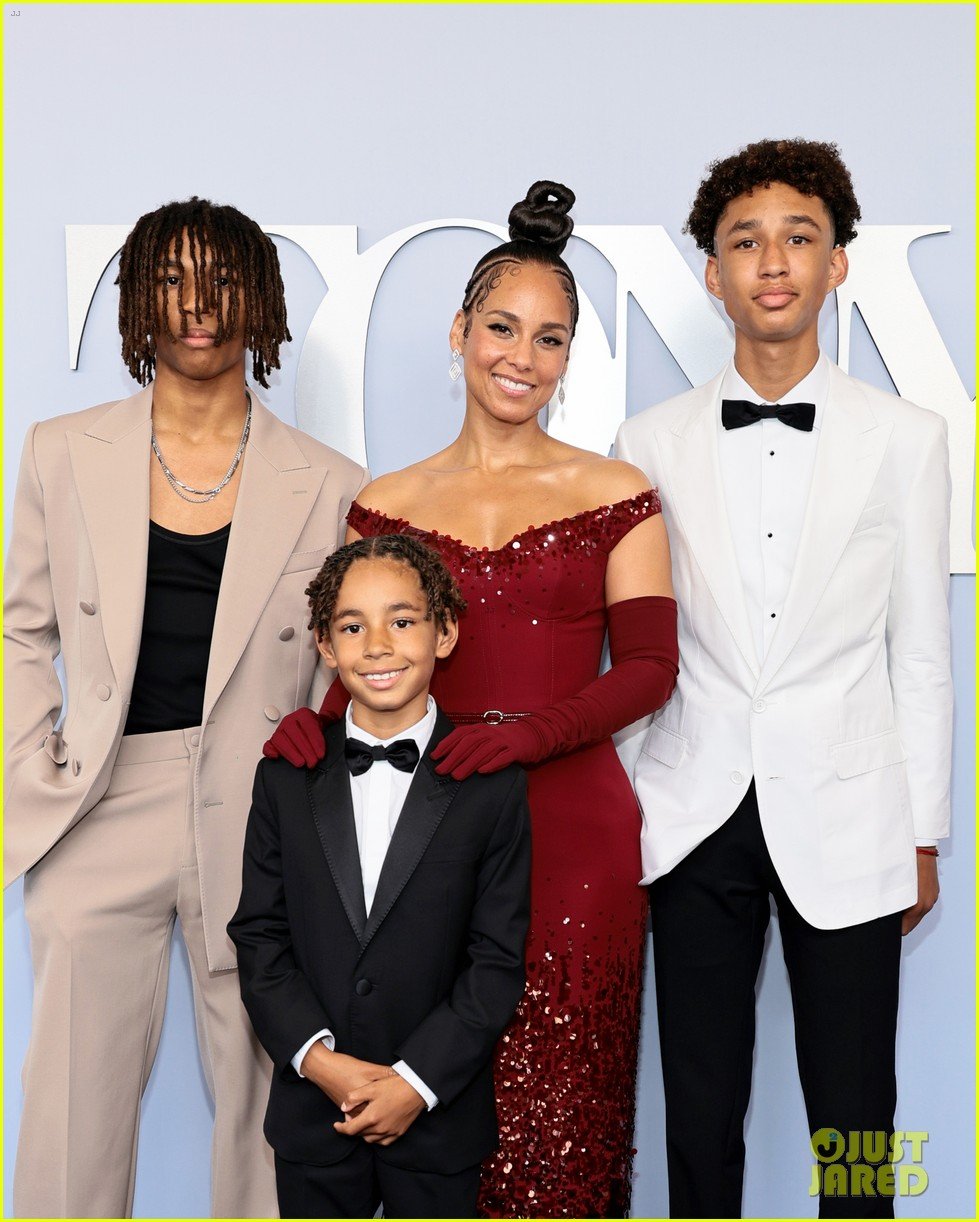 Alicia Keys Brings 3 of Her 5 Kids to Tony Awards 2024 to Support 'Hell ...