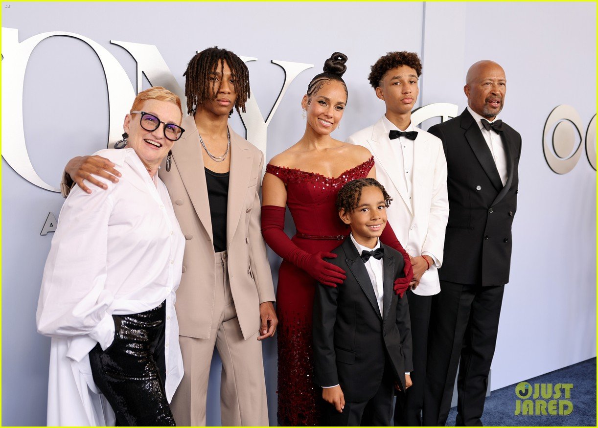 Alicia Keys Brings 3 of Her 5 Kids to Tony Awards 2024 to Support 'Hell ...