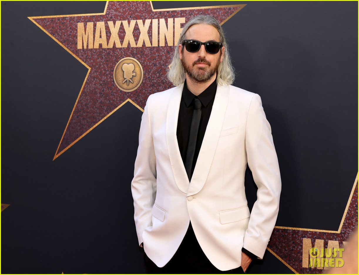 Halsey Wows in Revealing Gold Dress at 'MaXXXine' L.A. Premiere with ...