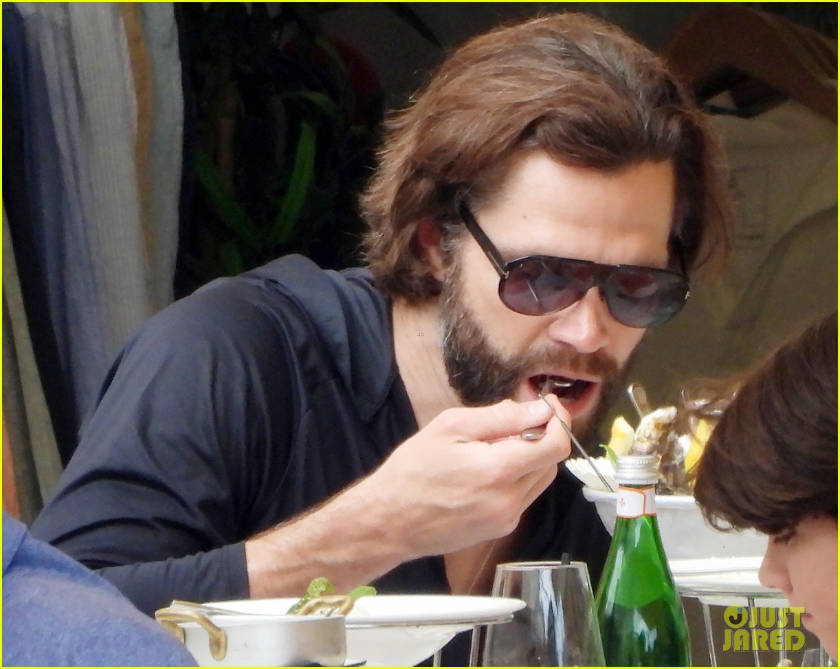 Jared Padalecki & Wife Genevieve Share Sweet Kiss on Family Vacation in ...