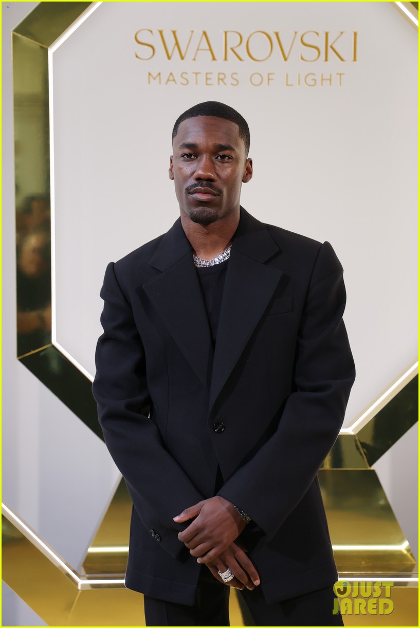 Gwyneth Paltrow, Jessica Alba, & More Arrive in Style for Swarovski ...