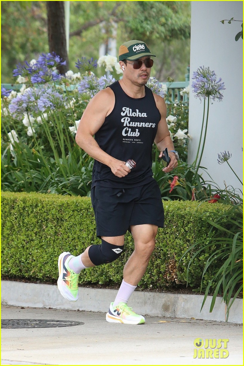 Randall Park Shows Off His Muscles During a Run in Studio City: Photo ...
