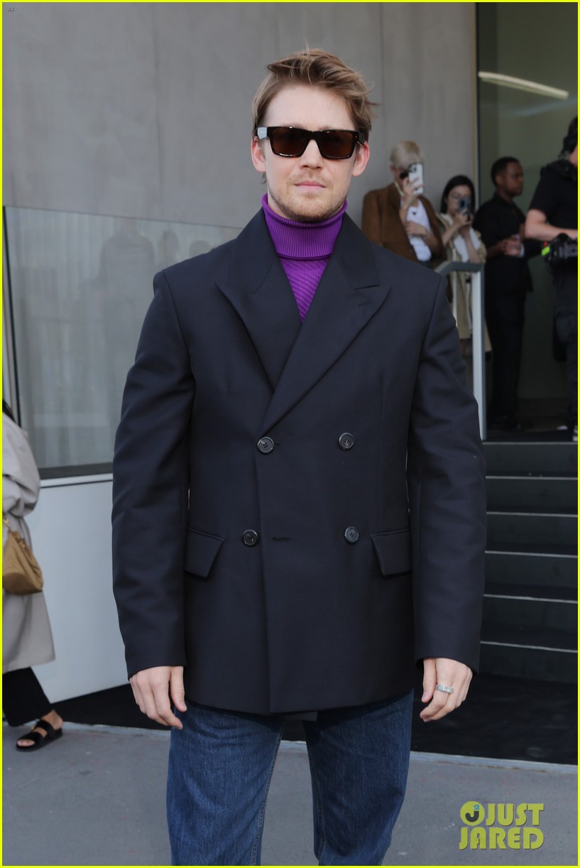 Evan Peters Makes Rare Public Appearance with Girlfriend Natalie Engel ...