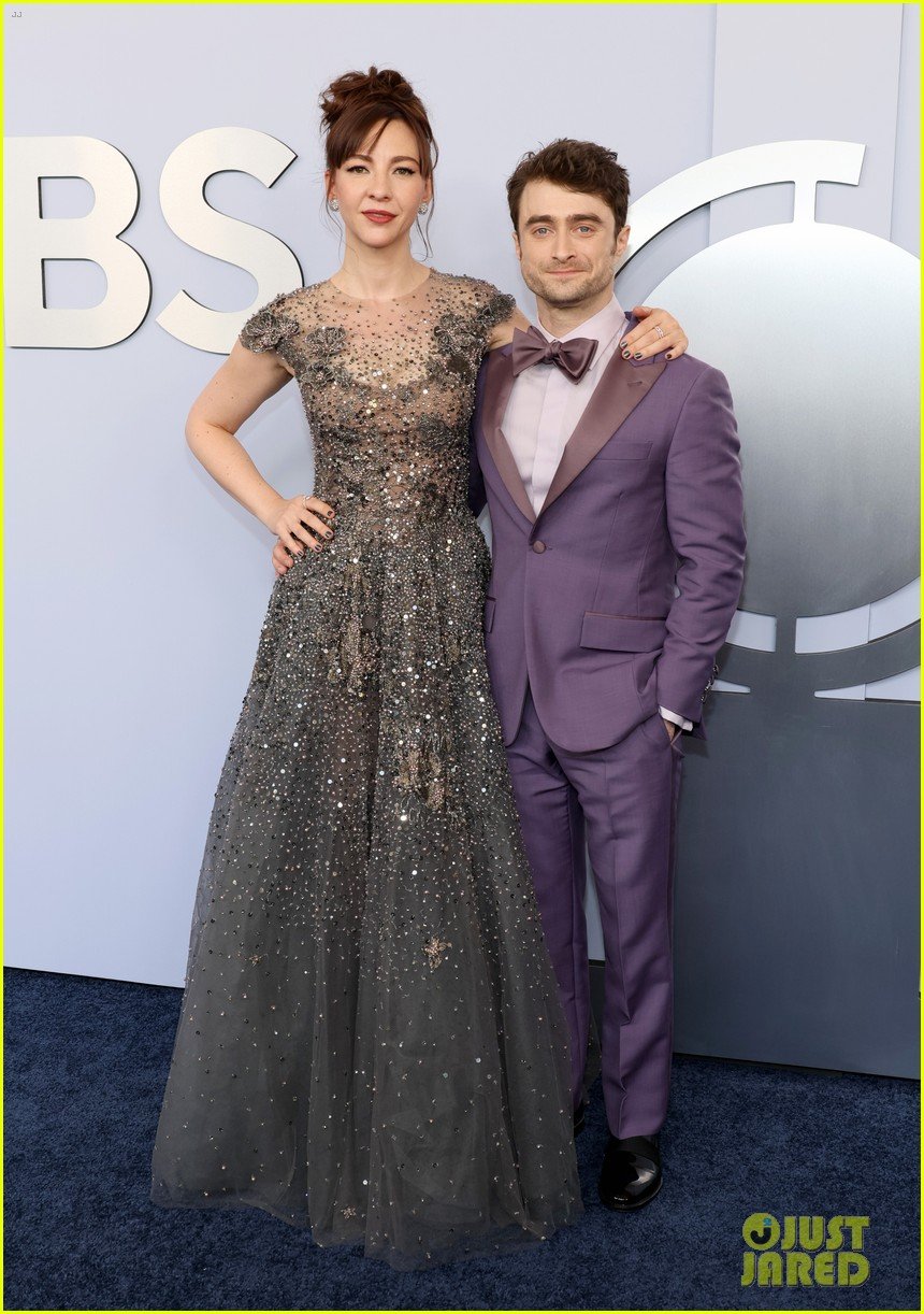Daniel Radcliffe Gets Girlfriend Erin Darke's Support at Tony Awards ...
