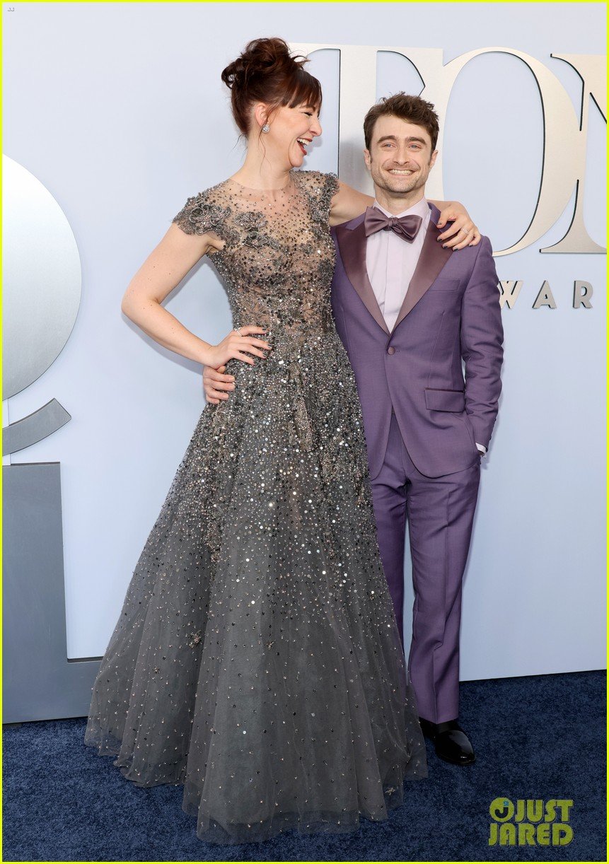 Daniel Radcliffe Gets Girlfriend Erin Darke's Support at Tony Awards ...