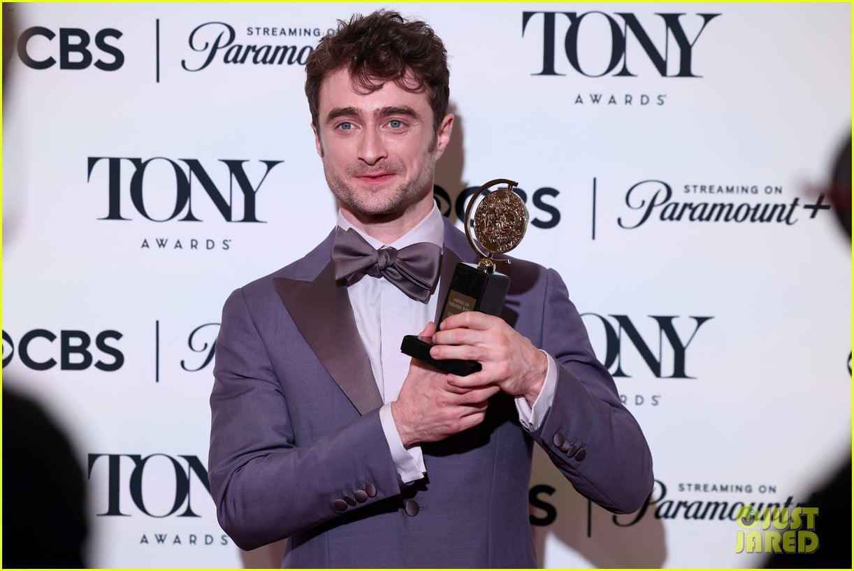 Daniel Radcliffe Wins First Tony Award, Performs 'Opening Doors' Live ...