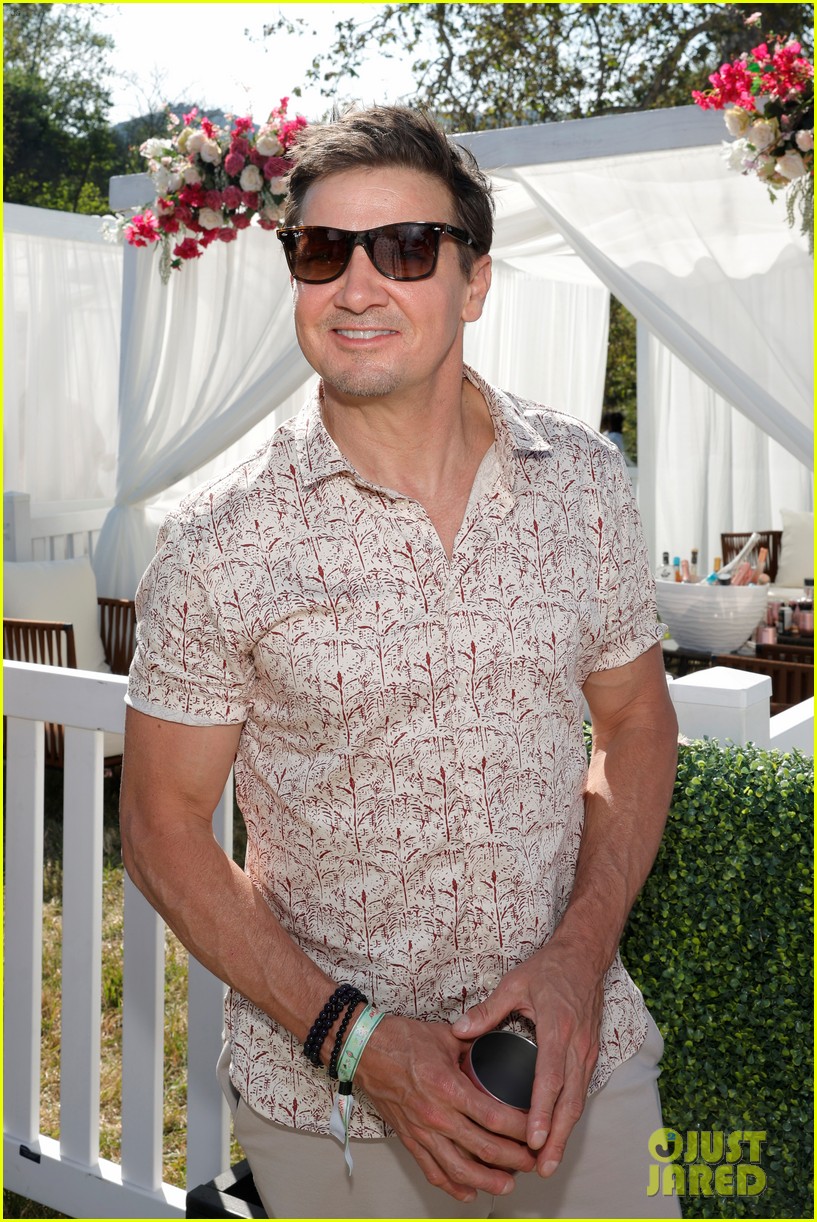 Jeremy Renner Celebrates National Rosé Day with His Sister Nicky: Photo ...