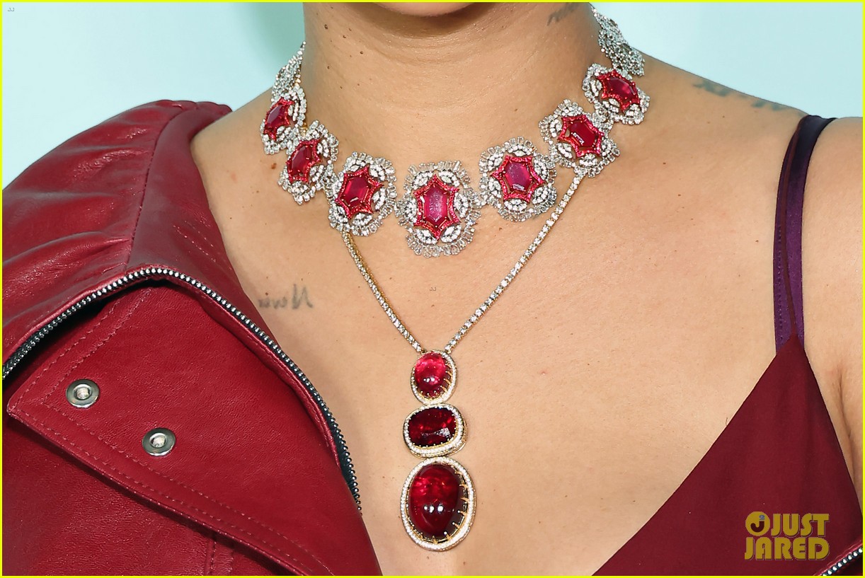 Rihanna Flaunts Natural Hair Again for Fenty Hair Launch Event in L.A ...