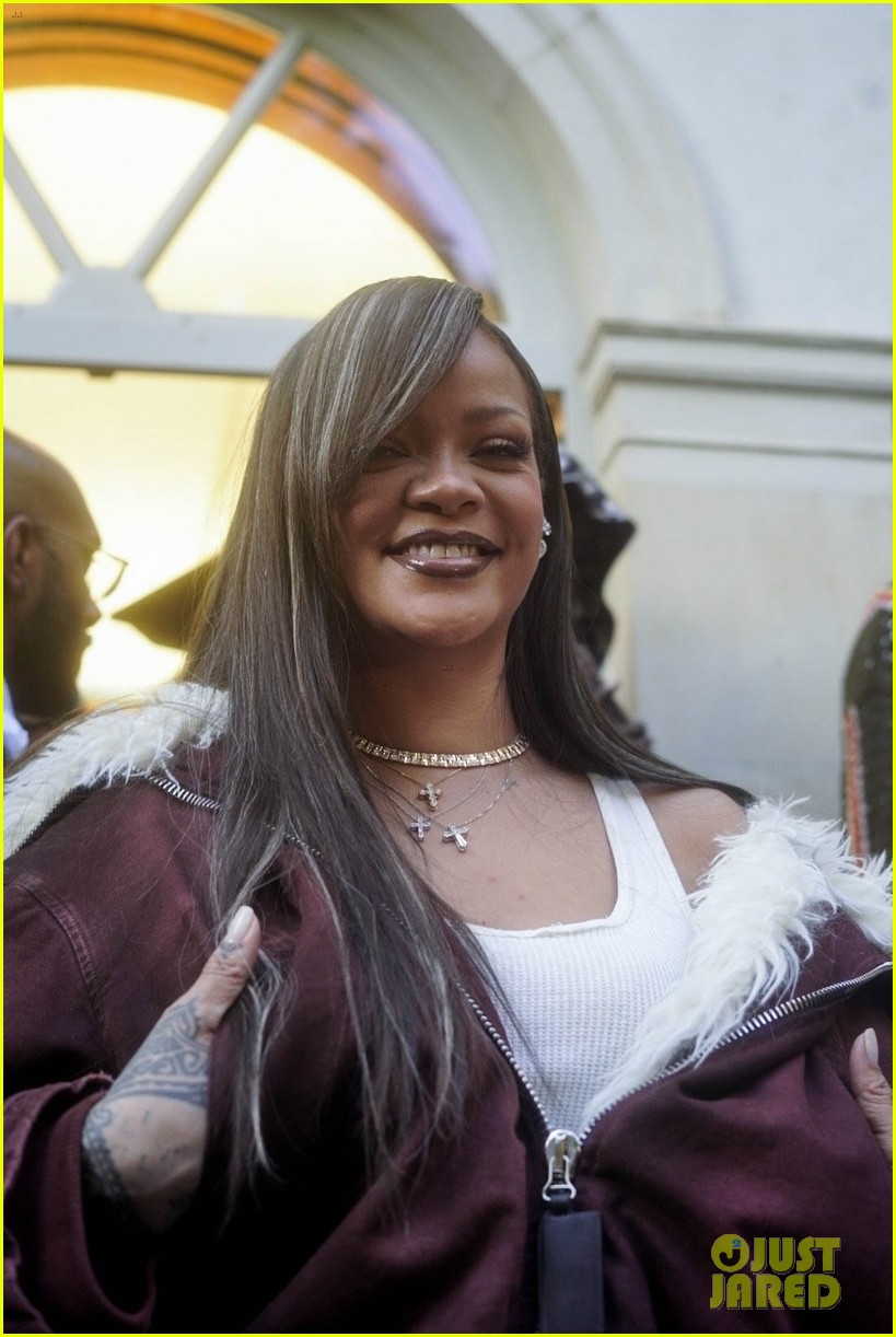 Rihanna Supports A$AP Rocky at His Paris Fashion Week Show, Debuts New ...