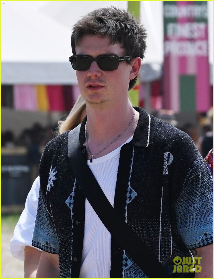 Daisy Edgar-Jones Makes Rare Appearance with Boyfriend Ben Seed at ...