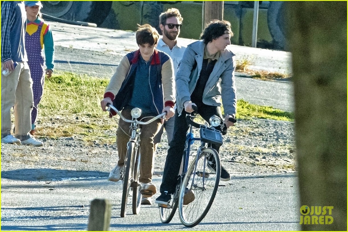 'Stranger Things' Season 5 Set Photos Show Finn Wolfhard & Noah Schnapp ...