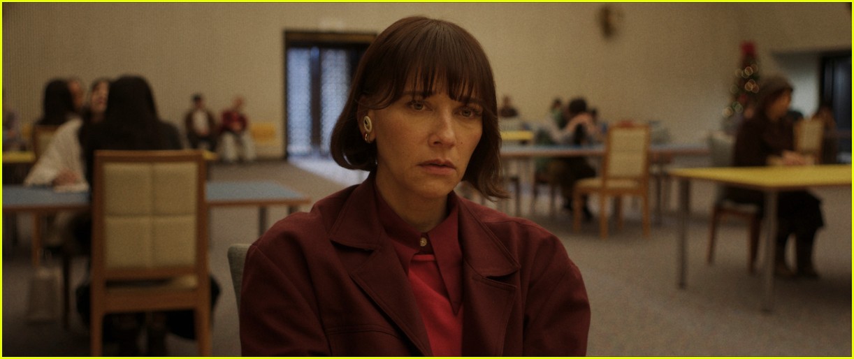 Apple TV+ Debuts First 'Sunny' Trailer Starring Rashida Jones - Watch ...