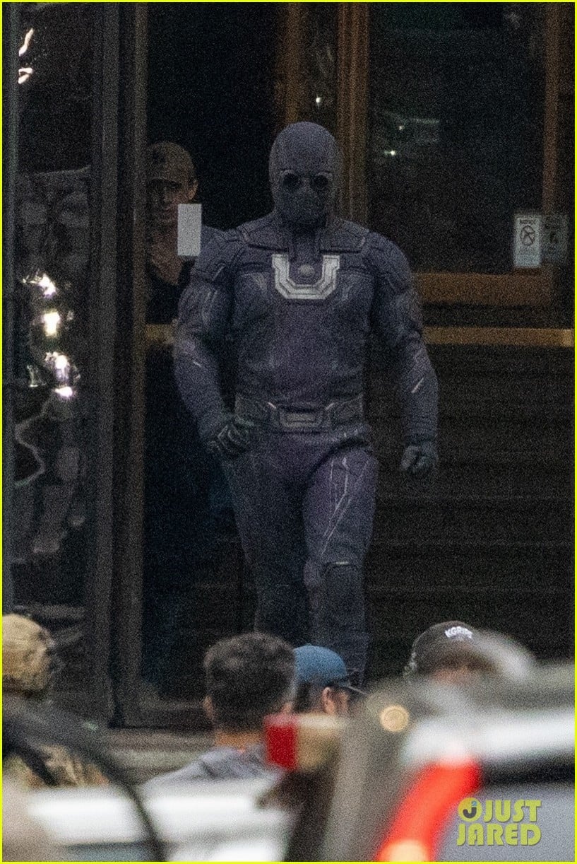 'Superman' Arrest Scene Set Photos: The Engineer & Rick Flag Sr. Also ...