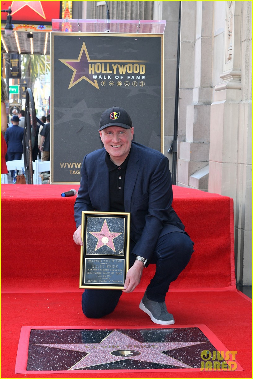 Chris Evans, Sebastian Stan, Brie Larson & More Marvel Stars Assemble ...