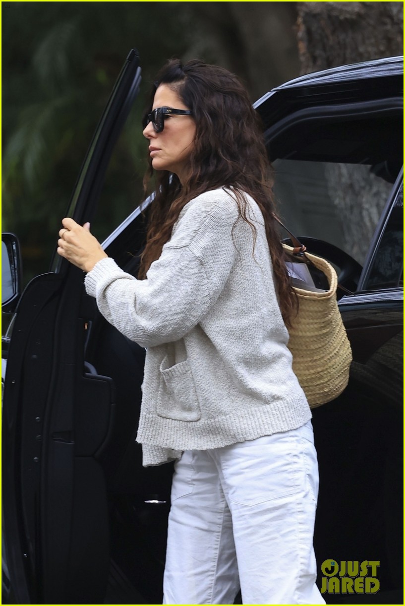 Sandra Bullock Is Glowing & Full of Smiles in New Sighting Ahead of ...