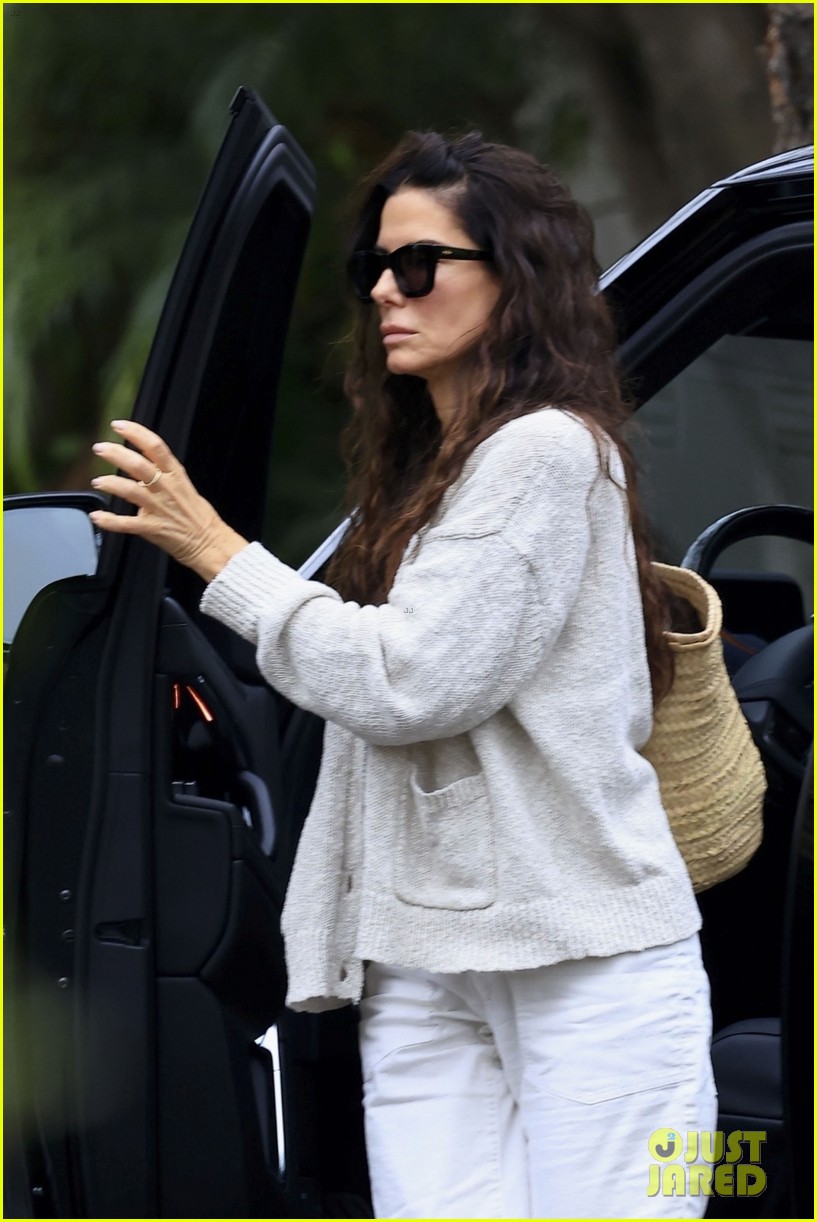 Sandra Bullock Is Glowing & Full of Smiles in New Sighting Ahead of ...