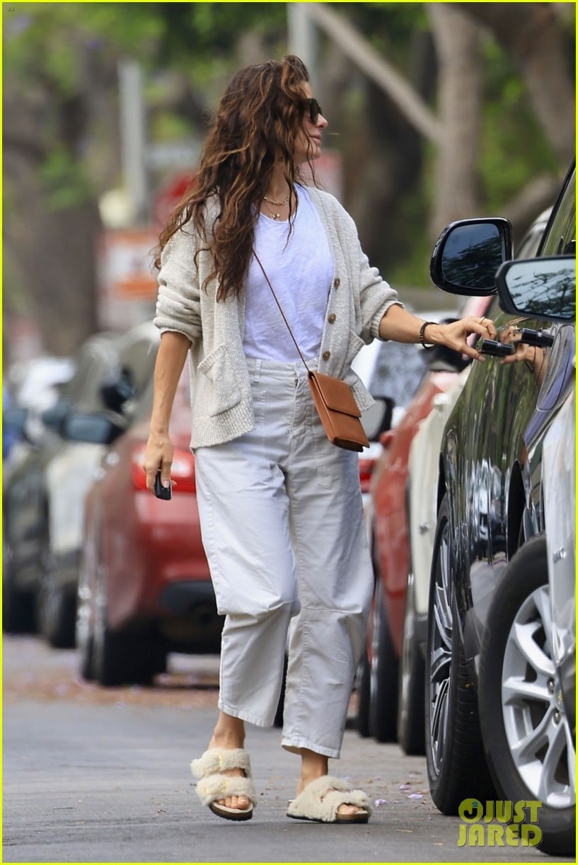 Sandra Bullock Is Glowing & Full of Smiles in New Sighting Ahead of ...