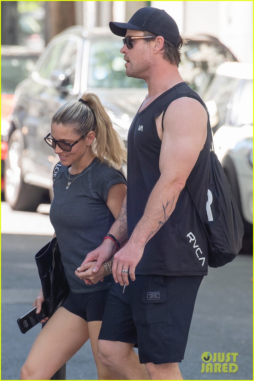 Chris Hemsworth & Elsa Pataky are in Perfect Sync After Workout in ...