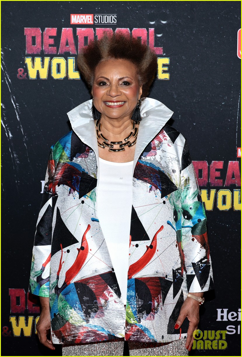 Ryan Reynolds, Hugh Jackman, & Emma Corrin Join 'Deadpool & Wolverine ...