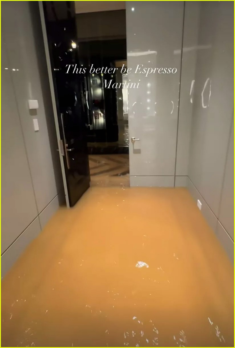 Photo: drake toronto mansion flooded 03 | Photo 5057749 | Just Jared ...