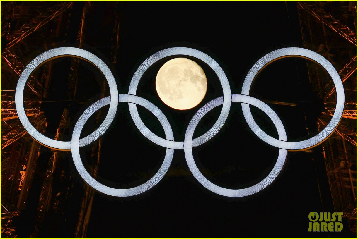 The Moon Lines Up Perfectly with Eiffel Tower's Olympic Rings, Photos ...