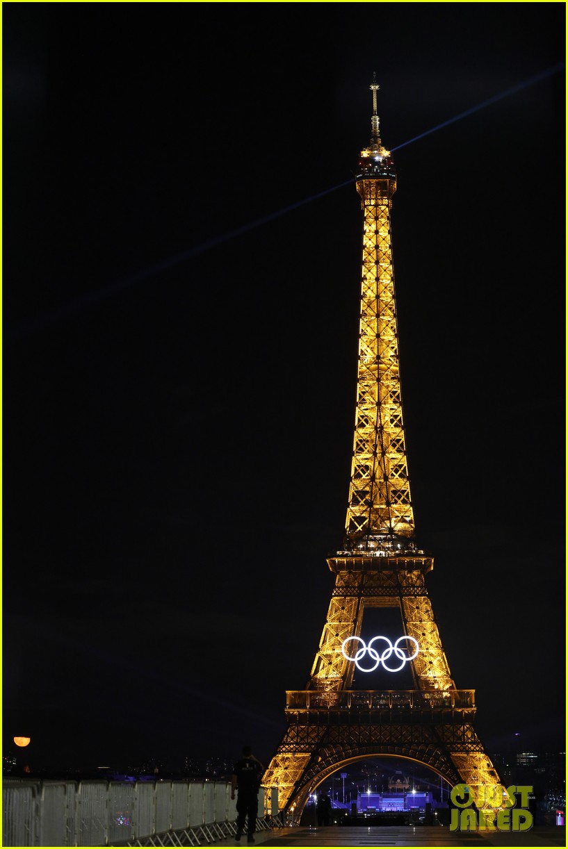 The Moon Lines Up Perfectly with Eiffel Tower's Olympic Rings, Photos ...