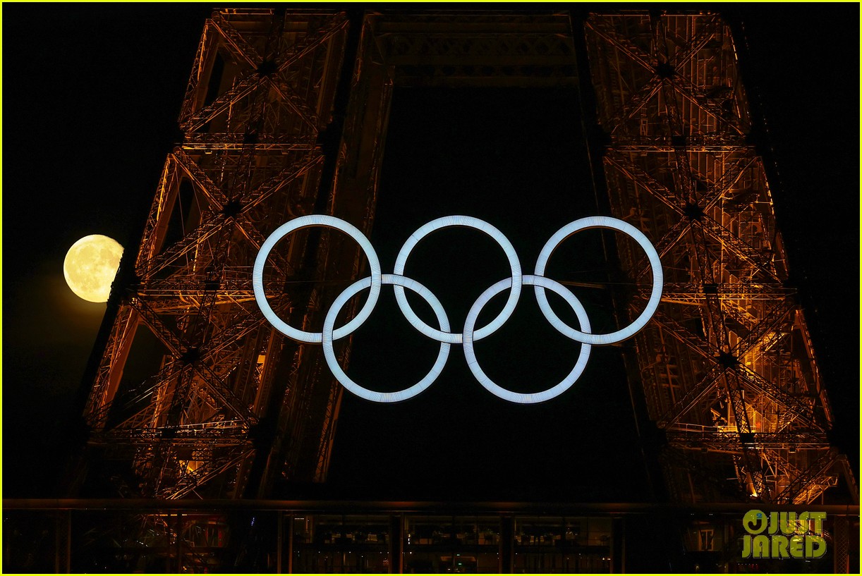 The Moon Lines Up Perfectly with Eiffel Tower's Olympic Rings, Photos ...