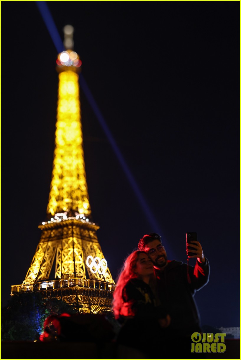Photo: eiffel tower moon in olympic rings 12 | Photo 5059077 | Just ...