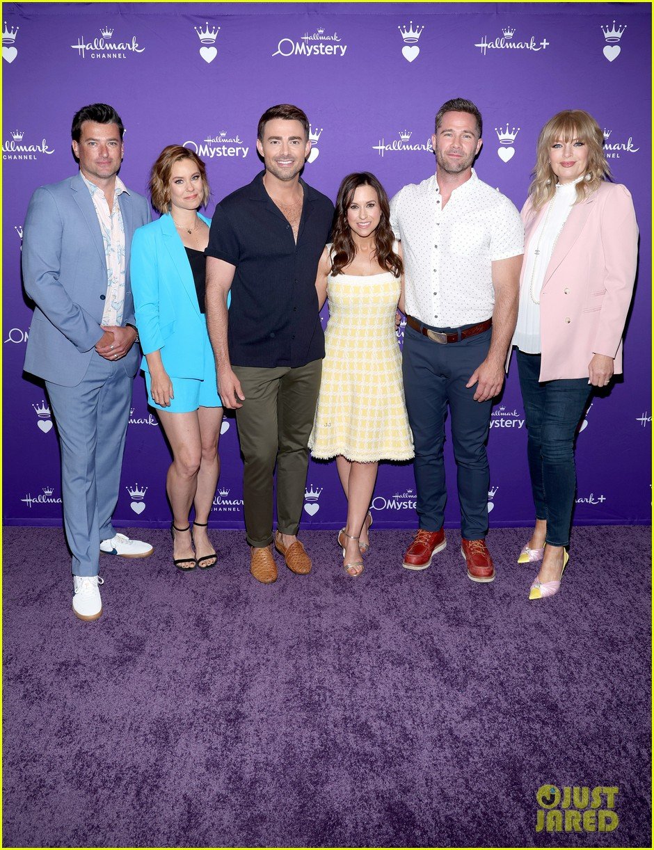 Luke Macfarlane, Lacey Chabert & More Promote New Hallmark Unscripted ...