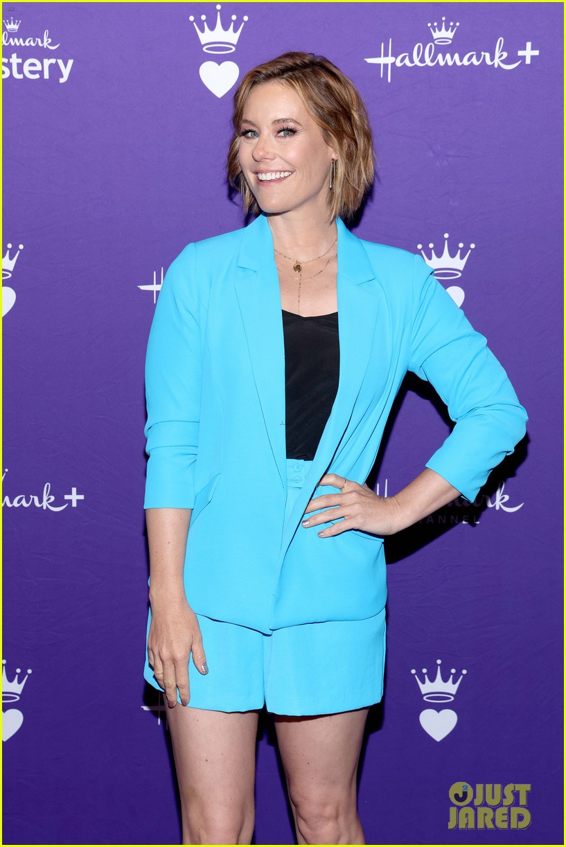 Luke Macfarlane, Lacey Chabert & More Promote New Hallmark Unscripted ...