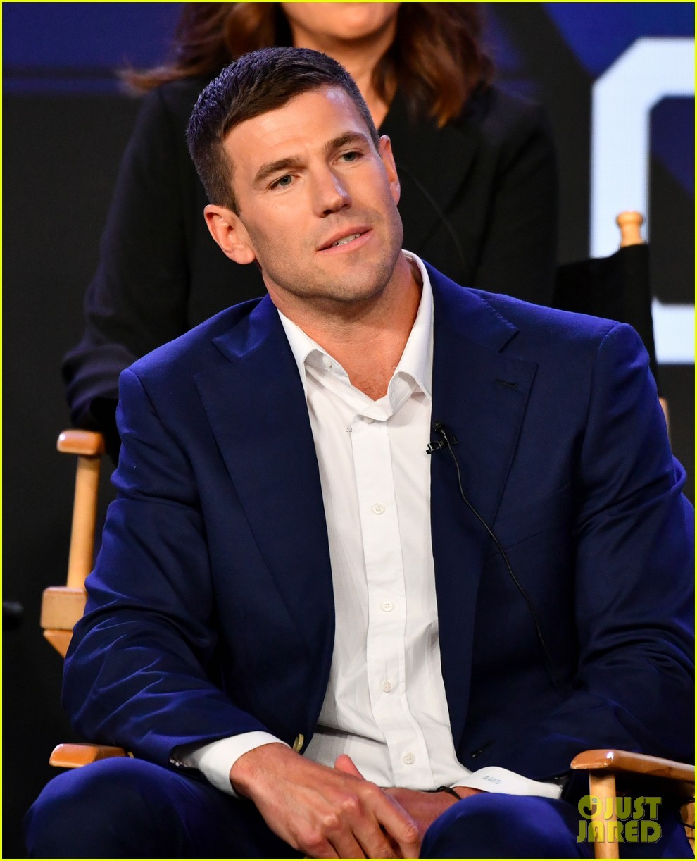 Mark Harmon Talks Handing Over Gibbs Role to Austin Stowell & Why He's ...