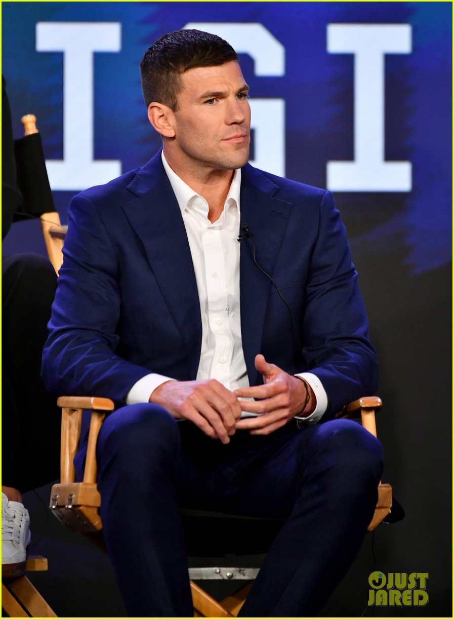 Mark Harmon Talks Handing Over Gibbs Role to Austin Stowell & Why He's ...