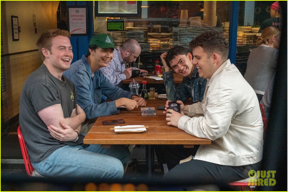 Heartstopper's Kit Connor, Joe Locke, Tobie Donovan & William Gao Have ...