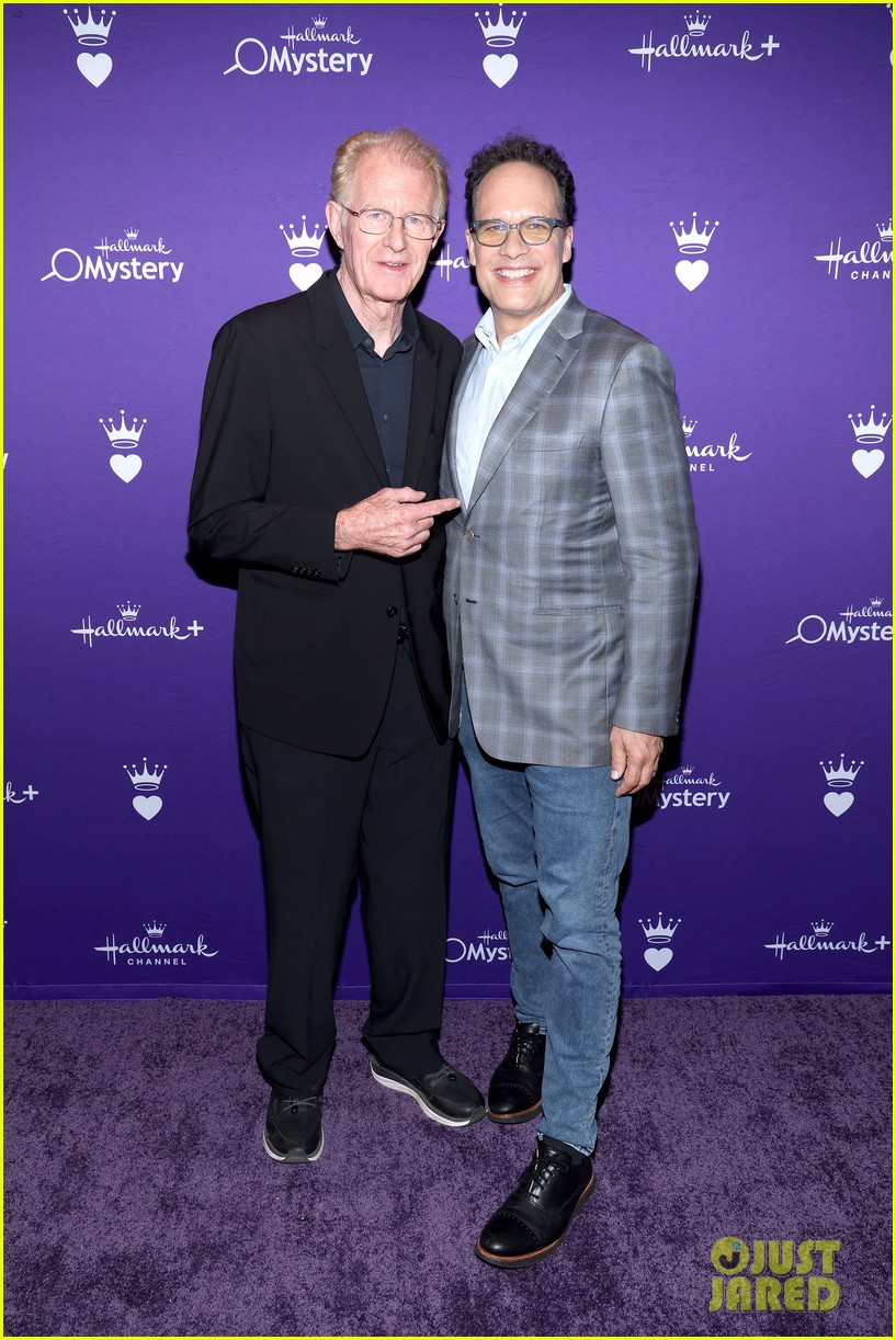 Hunter King & Tyler Hynes Promote Hallmark's NFL Christmas Movie at TCA ...