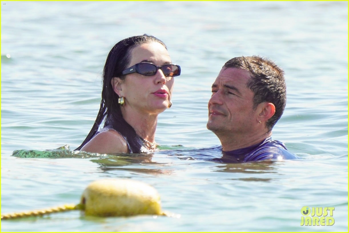 Katy Perry & Orlando Bloom Canoodle in the Ocean During Beach Outing in ...