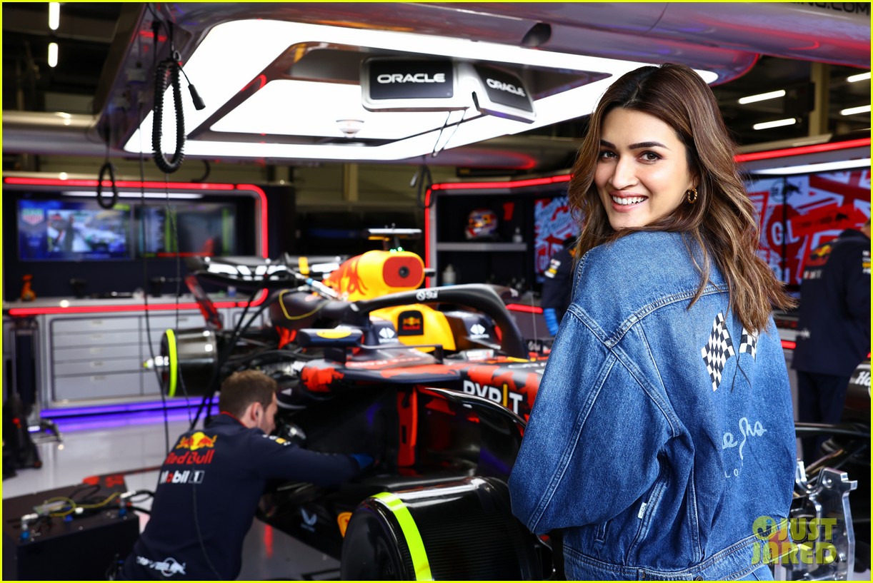 Kit Connor, Gordon Ramsay, Harris Dickinson & More Celebs Attend F1 ...