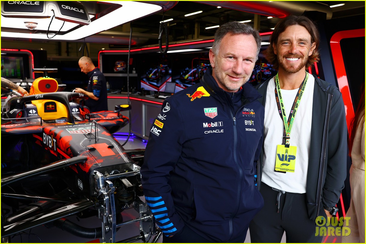 Kit Connor, Gordon Ramsay, Harris Dickinson & More Celebs Attend F1 ...